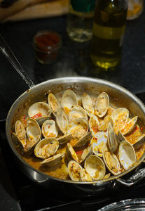 Steamed Clams- Spanish Style - Monahan's Seafood Market | Fresh Whole ...